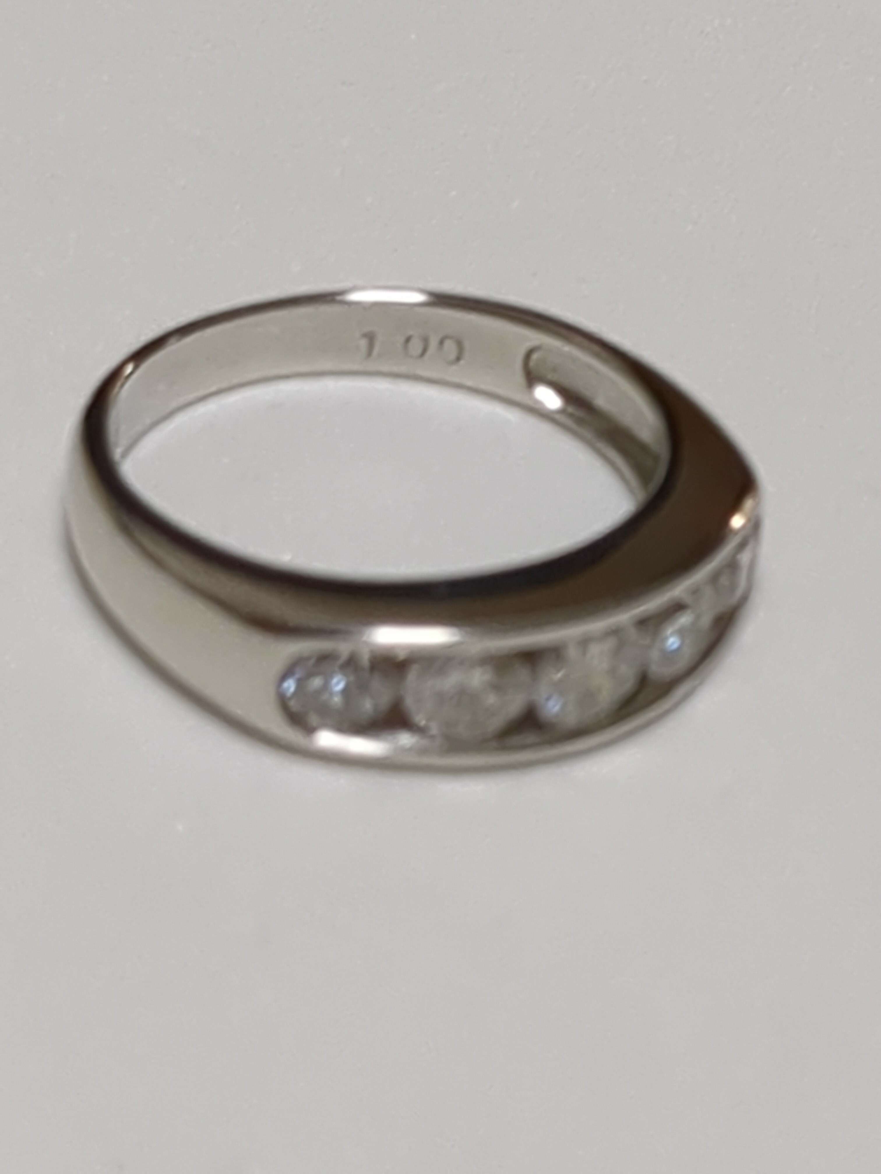 Pt900 1ct 5石 ダイヤモンドリング（金・ジュエリー）の買取査定価格・相場 | 高価買取なら買取一括比較のウリドキ